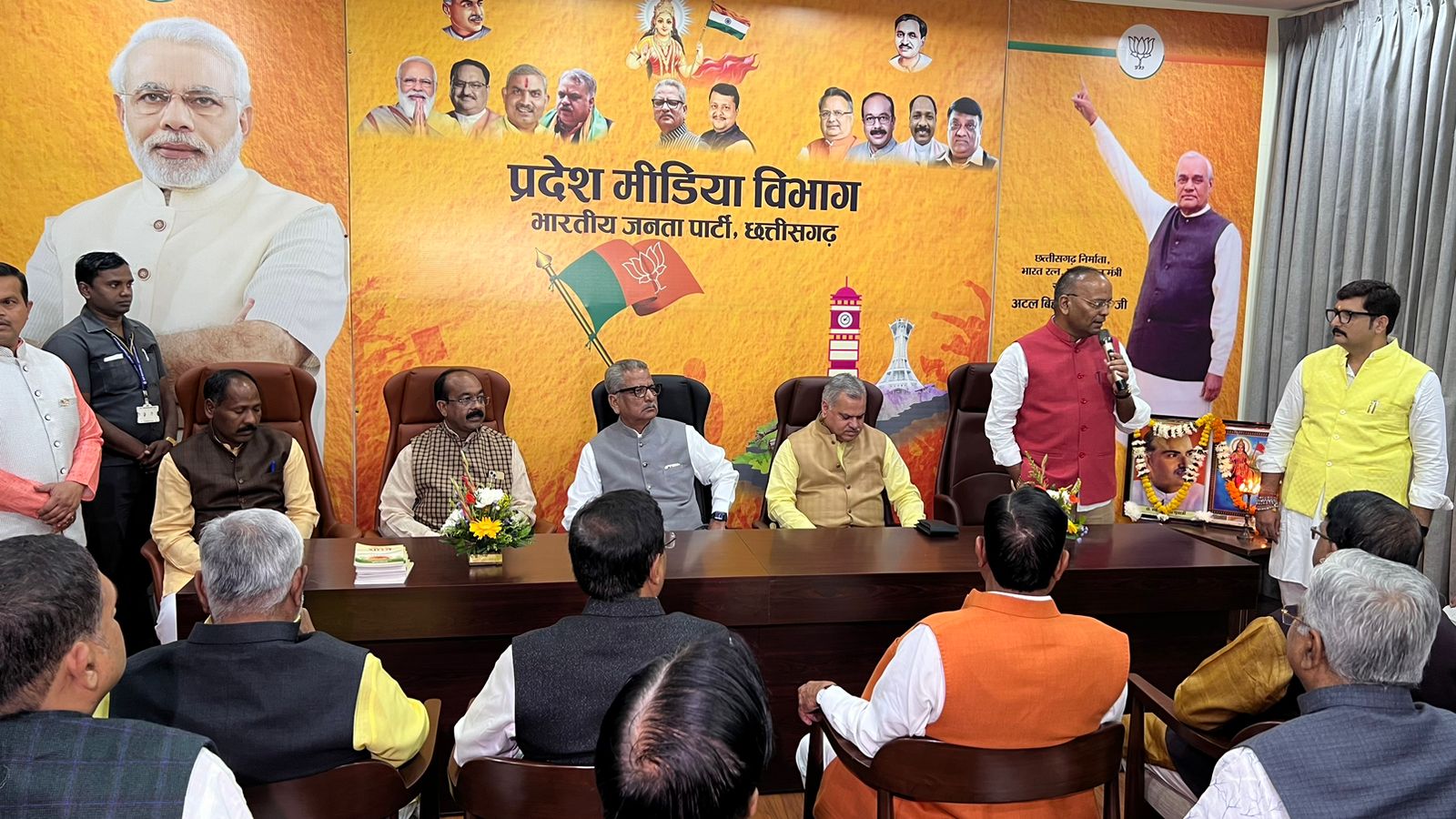 आक्रामक होकर सरकार की गलत नीतियों का विरोध करे भाजपा का हर