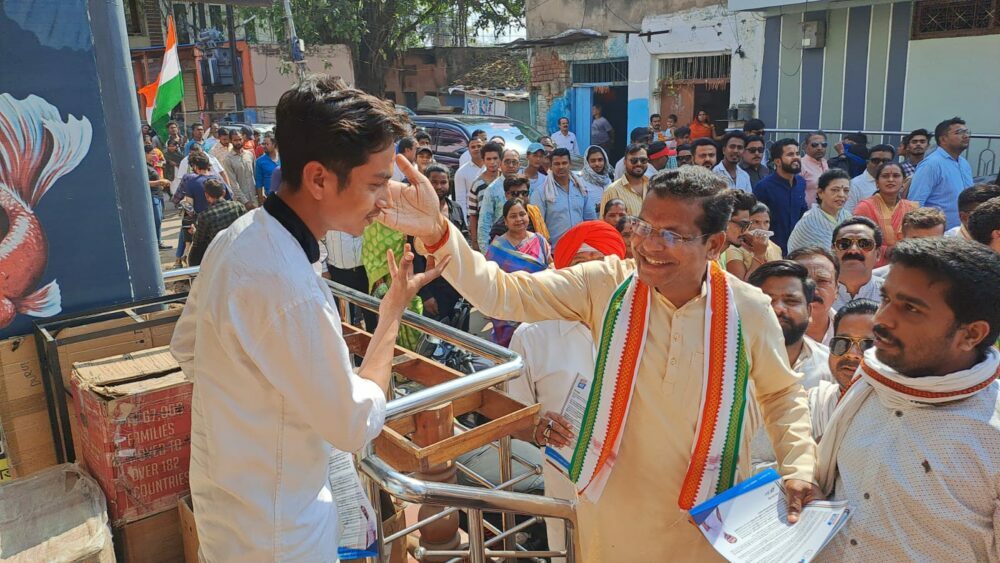 Hand In Hand Journey Of Congress -मरकाम ने किया हाथ से हाथ जोड़ो